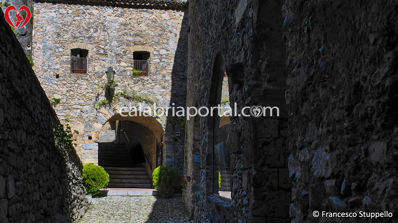 Santuario di Santa Maria delle Armi a Cerchiara di Calabria