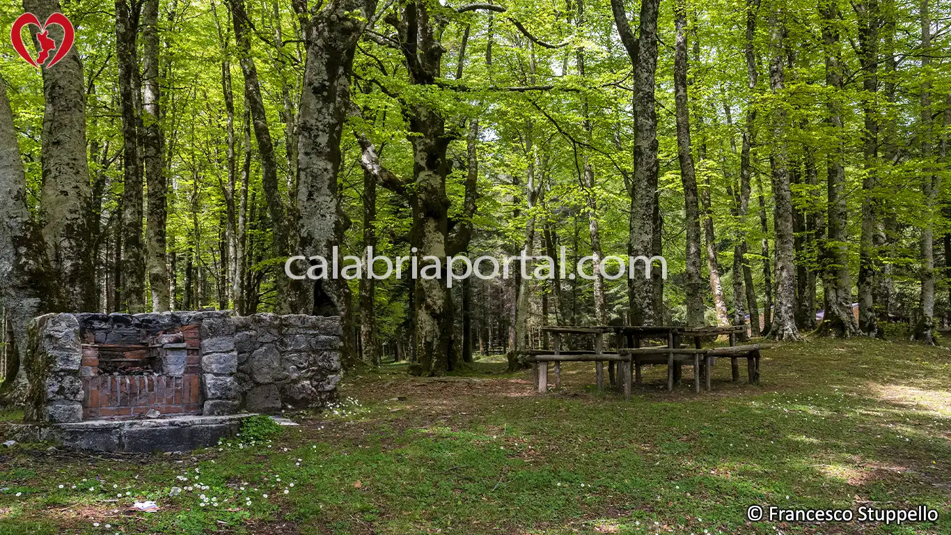 Laghi di Fagnano Castello: i laghi naturali del Monte Caloria