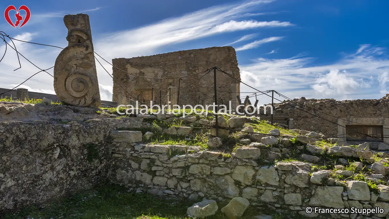 Castello Della Valle a Fiumefreddo Bruzio