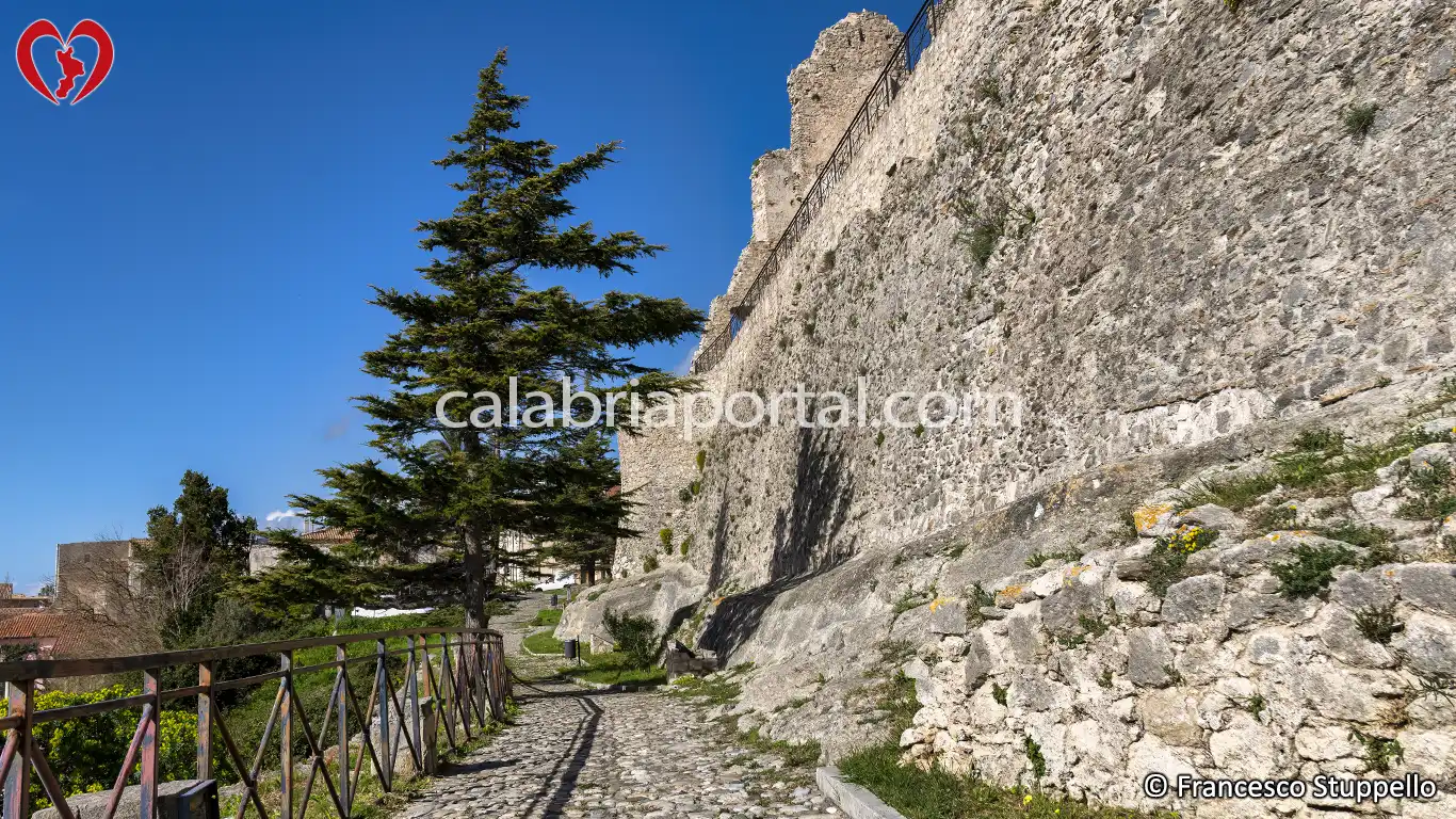 Castello Della Valle a Fiumefreddo Bruzio