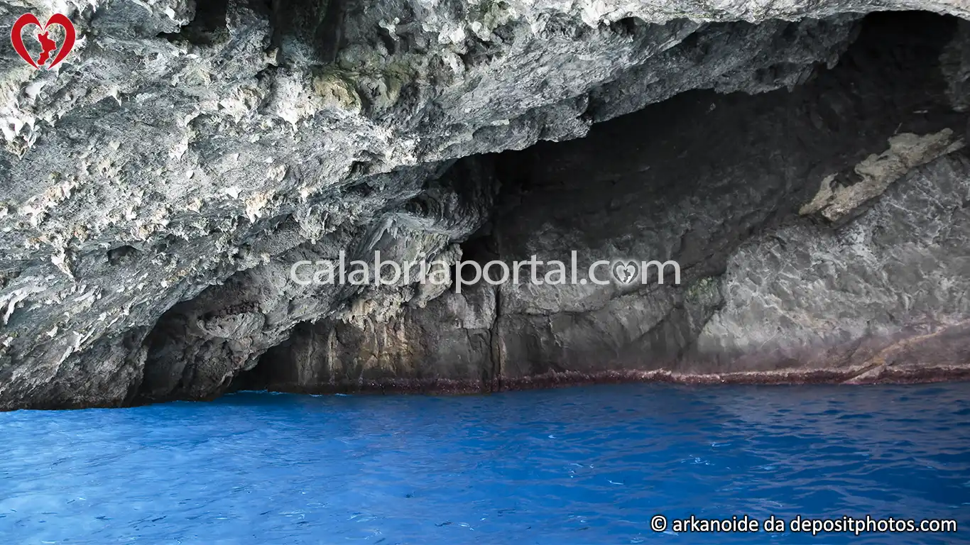 Grotta Azzurra dell'Isola di Dino a Praia a Mare
