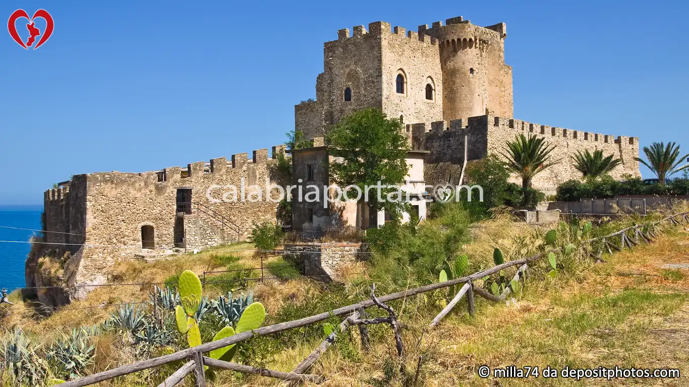 Castello Federiciano a Roseto Capo Spulico