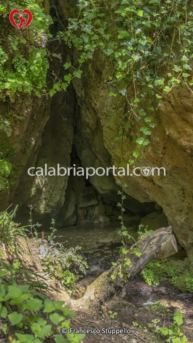 Sentiero dei Sogni e Cascata di Vuglio a Sangineto
