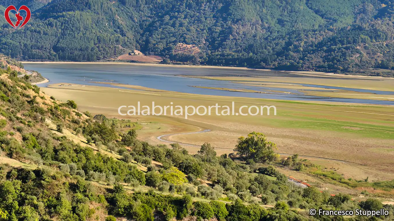 Lago e Riserva Naturale di Tarsia (Calabria)