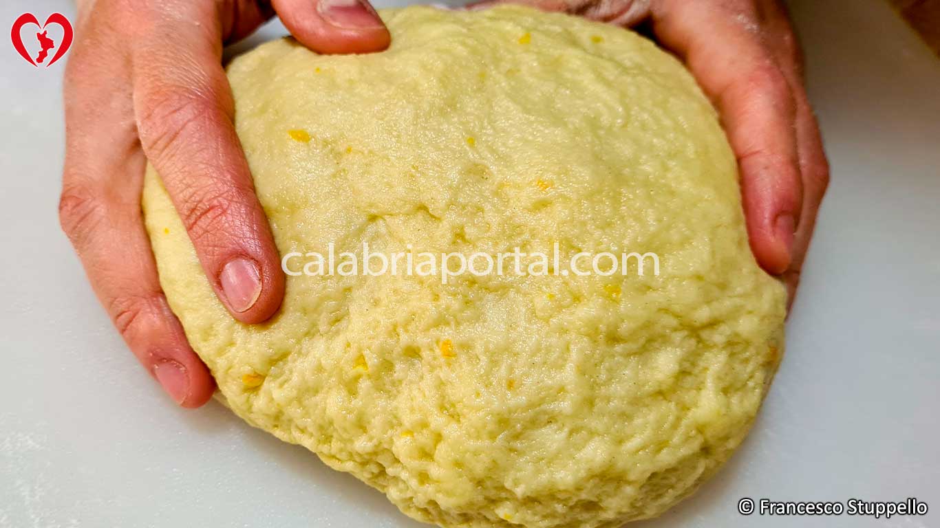 Crustoli Calabresi: la ricetta originale