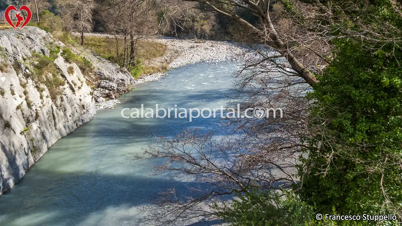 Scopri i venti Fiumi più lunghi della Calabria