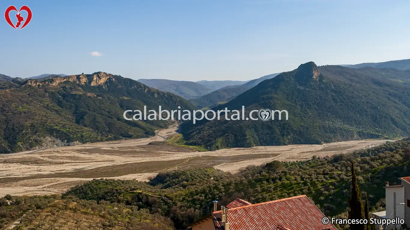 Scopri i venti Fiumi più lunghi della Calabria