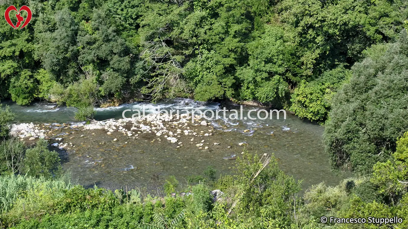 Fiume Lao (Calabria): rafting, natura e turismo fluviale