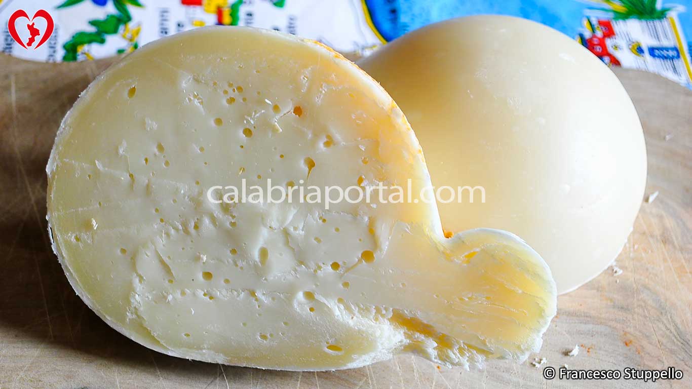 Caciocavallo Silano: tipico formaggio calabrese