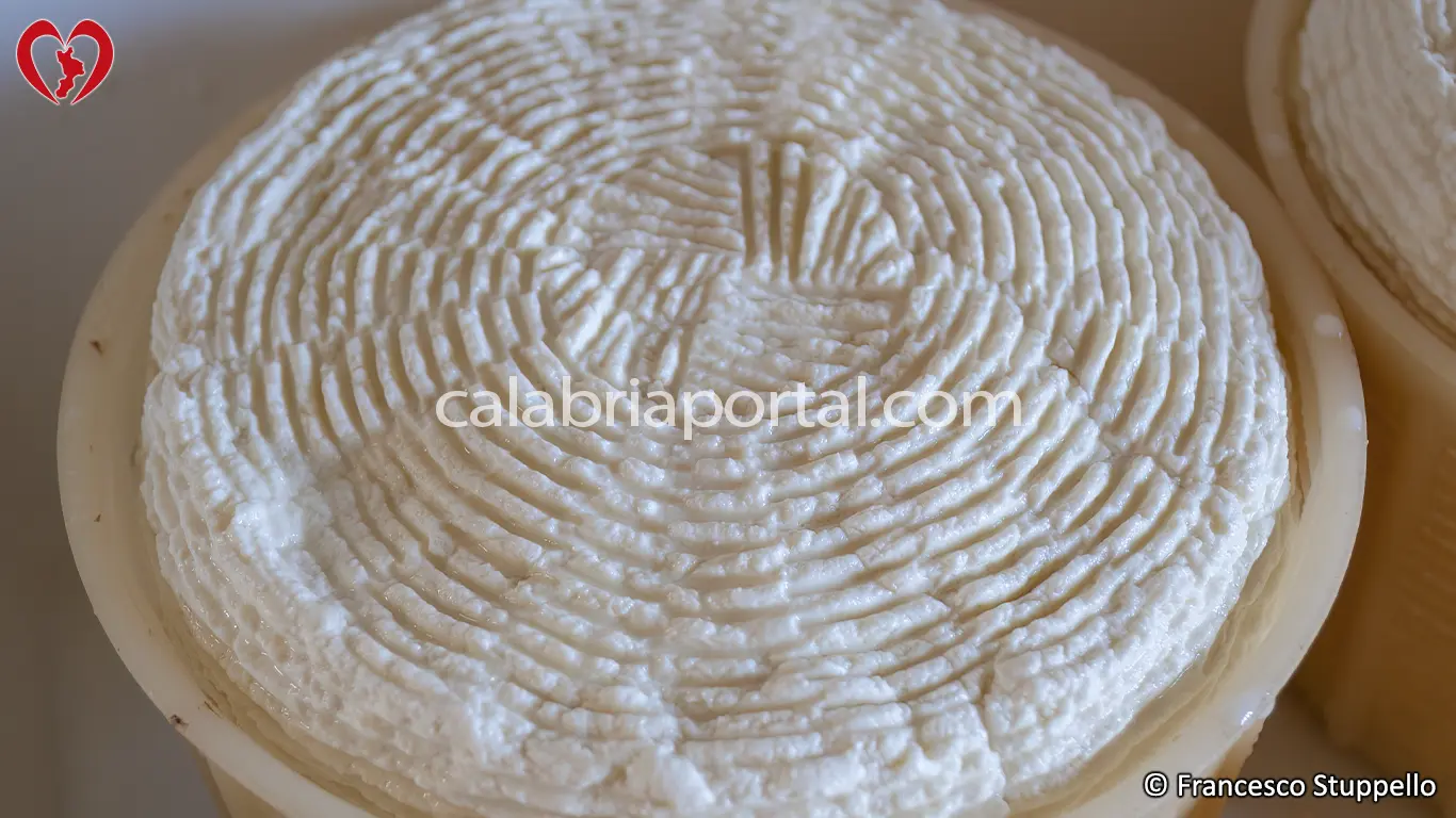 Canestrato della Calabria: tipico formaggio calabrese