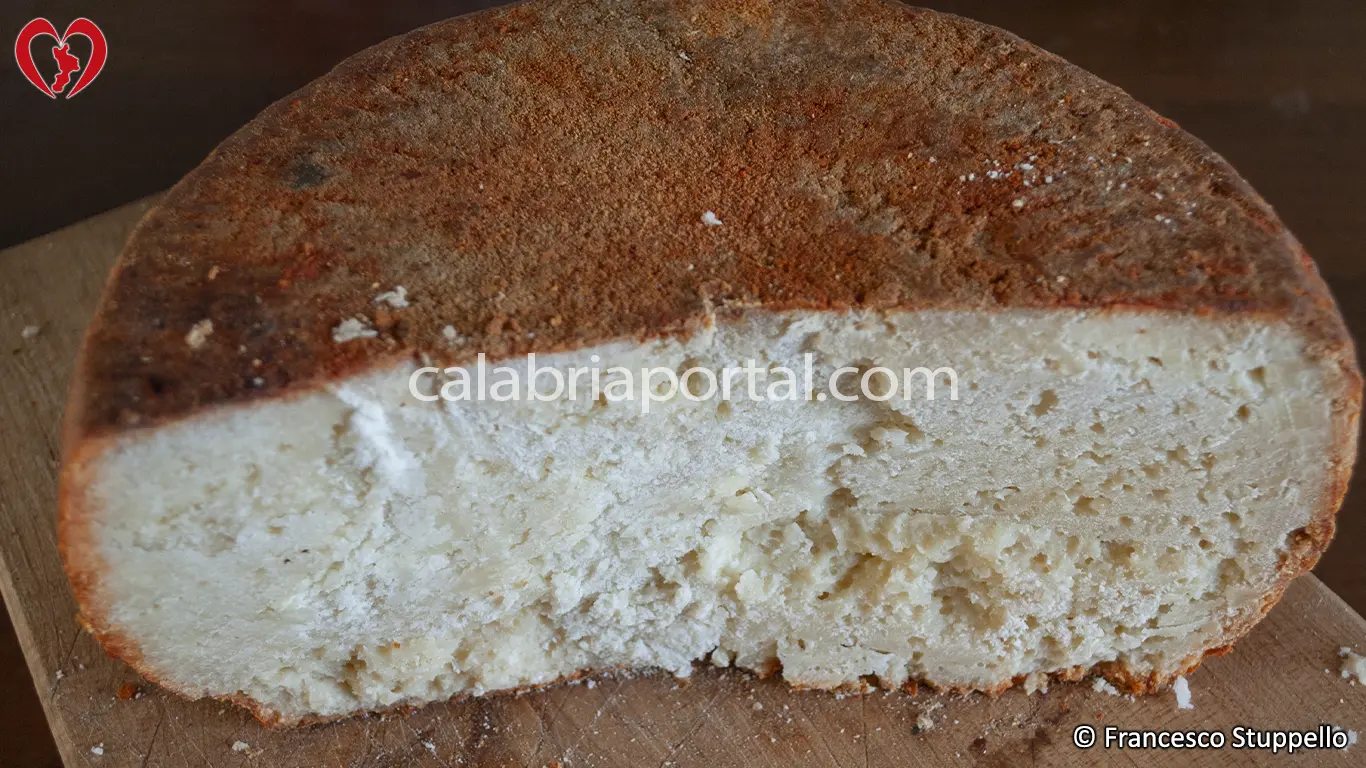 Canestrato della Calabria: tipico formaggio calabrese
