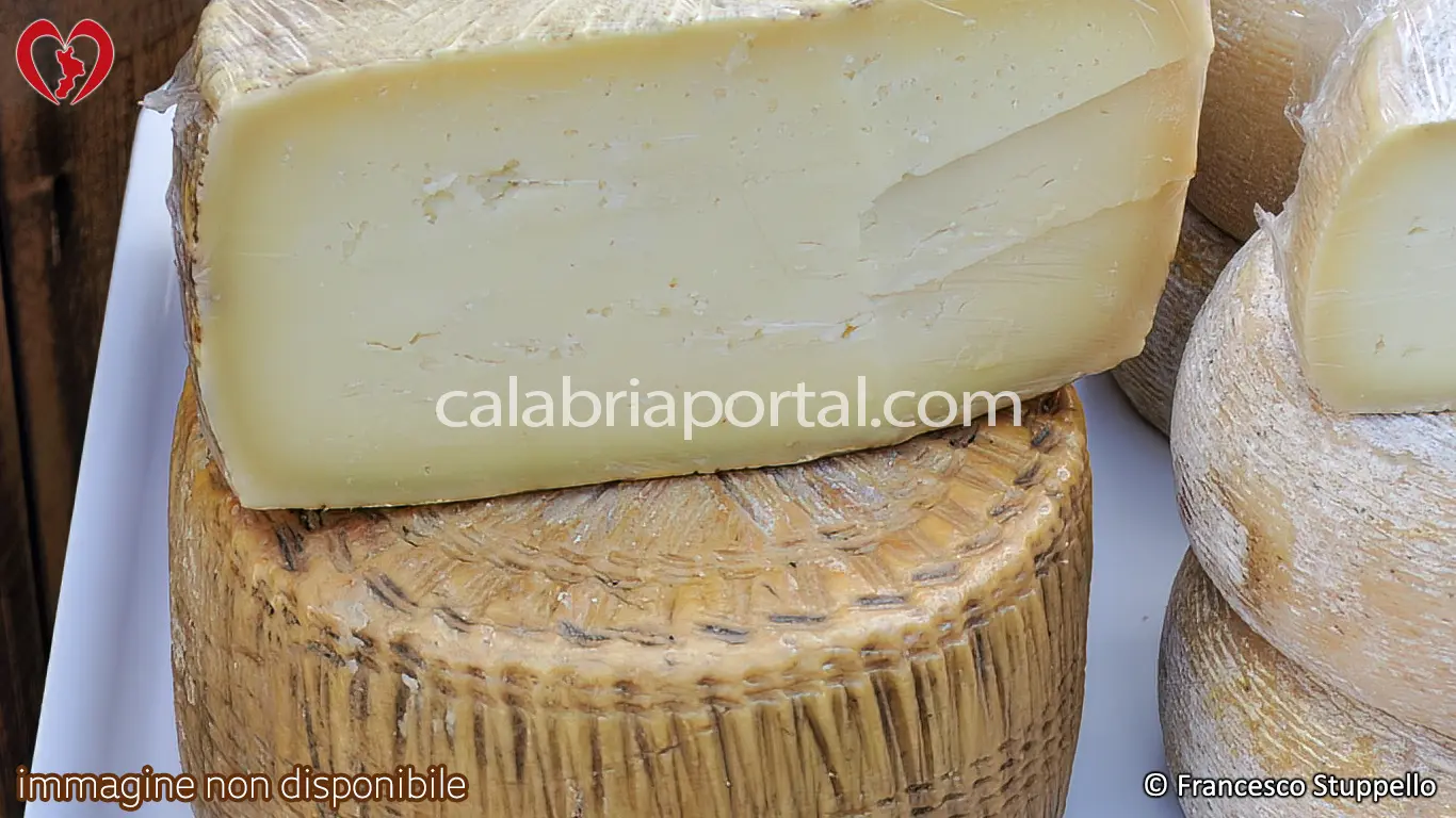Pecorino con il Pepe: formaggio pecorino calabrese