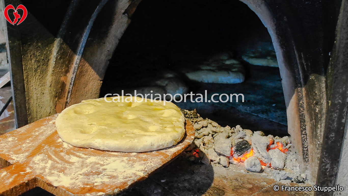 Pitta Calabrese di Patate: focaccia tipica della Calabria