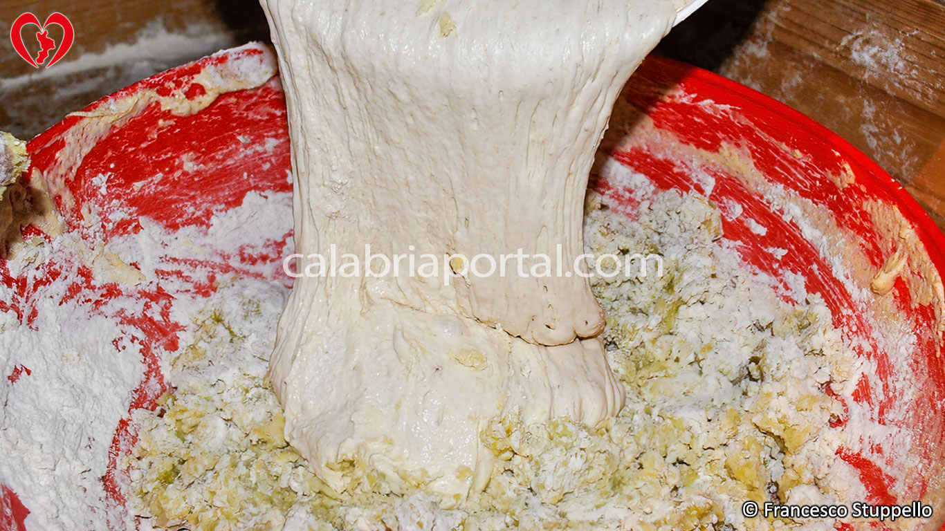 Pitta Calabrese di Patate: focaccia tipica della Calabria